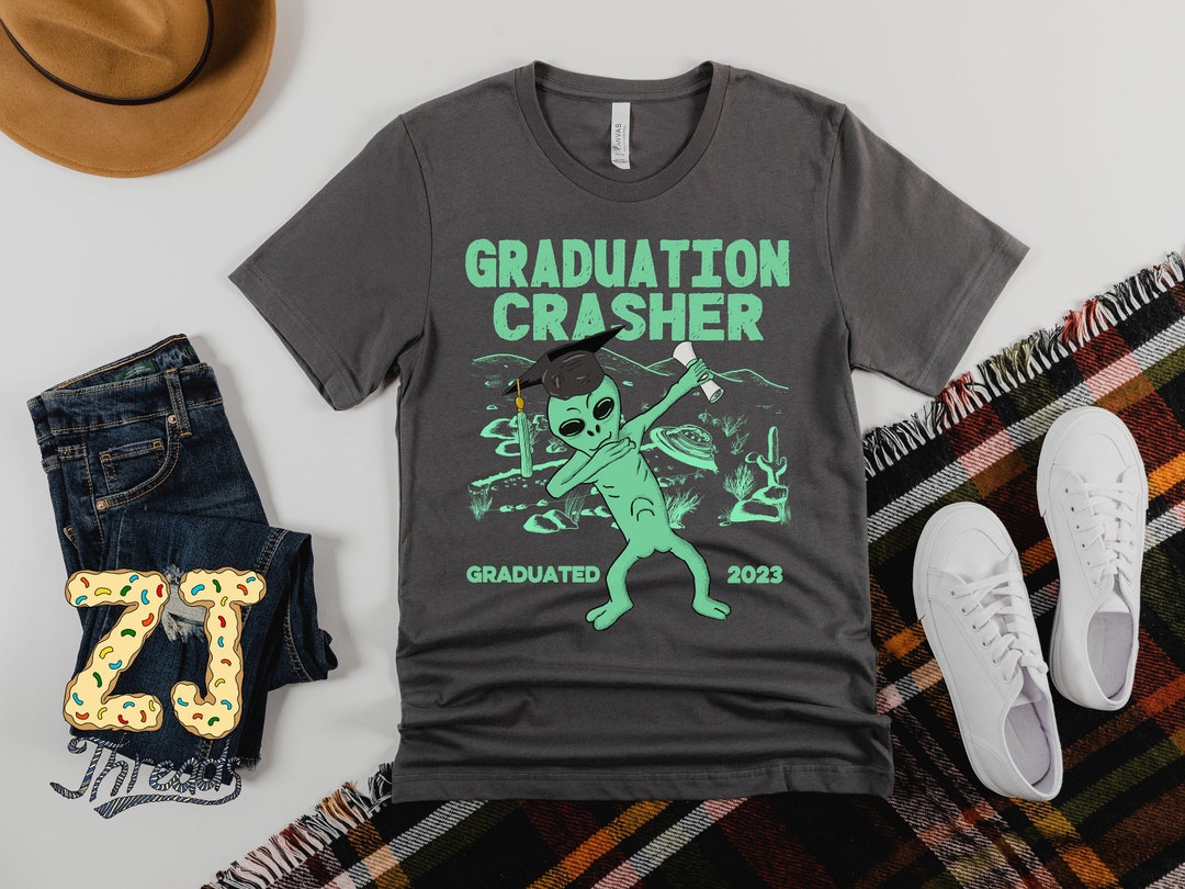 Class of 2024 Alien Graduation Shirt Seniors 2024 Graduate Flying ...