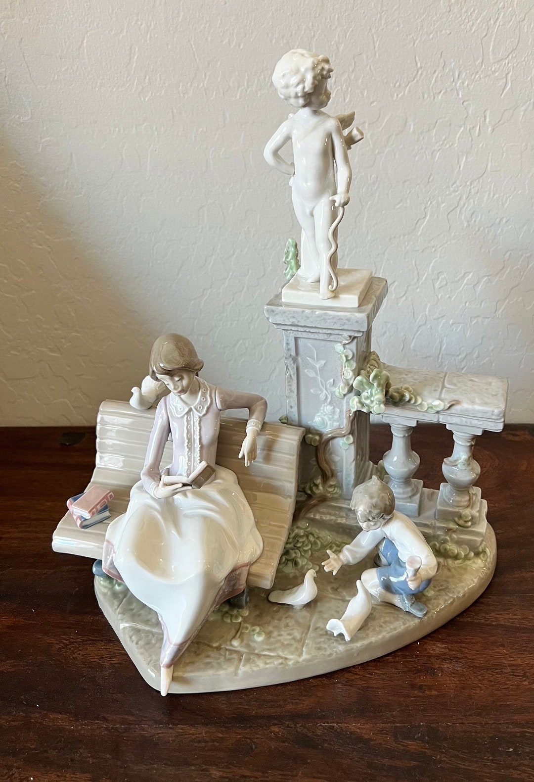 Lladro Figurine Studying in the Park #5425 - Etsy