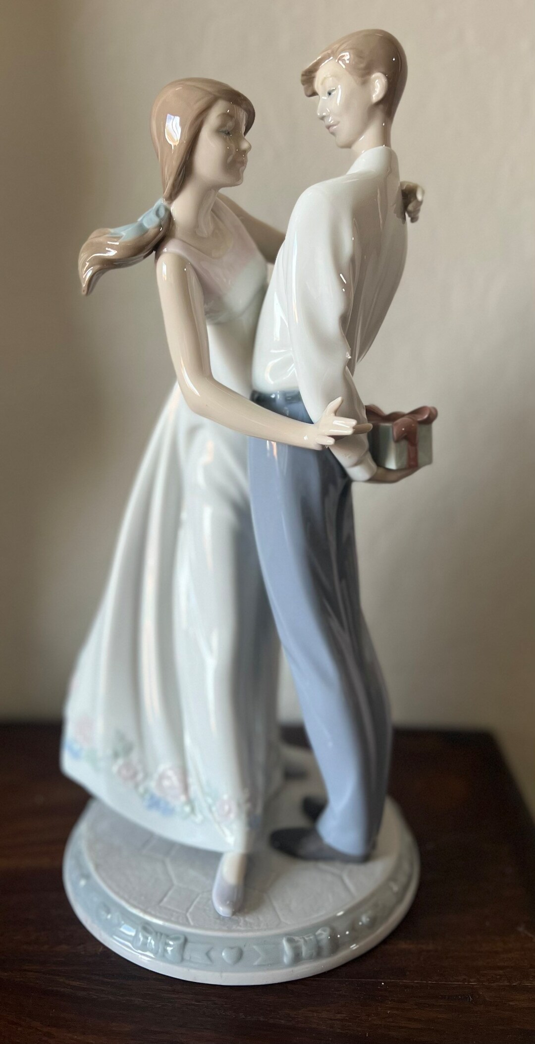 Lladro Figurine Loves Little Surprises 6746 W/box - Etsy