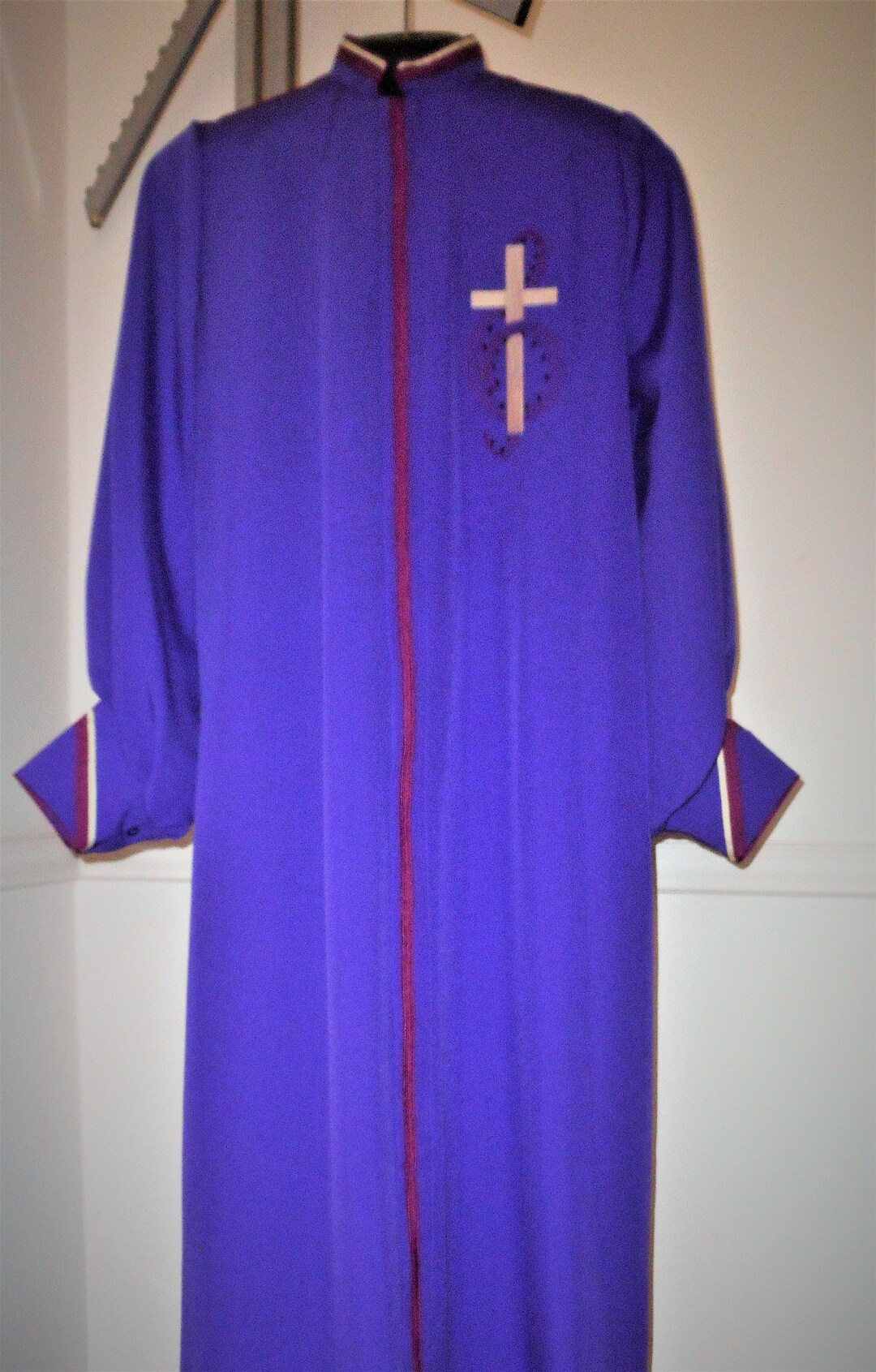 CHURCH Robe Sample . Embroidered Cross/clef Adorns Purple Poly ...