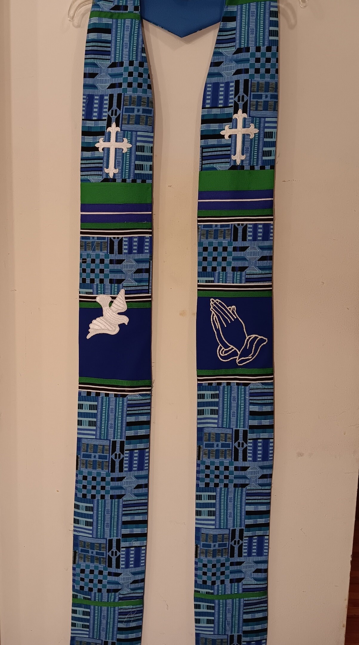 KENTE Print Church Stole With Added Trimming. Embroidered CROSSES ...