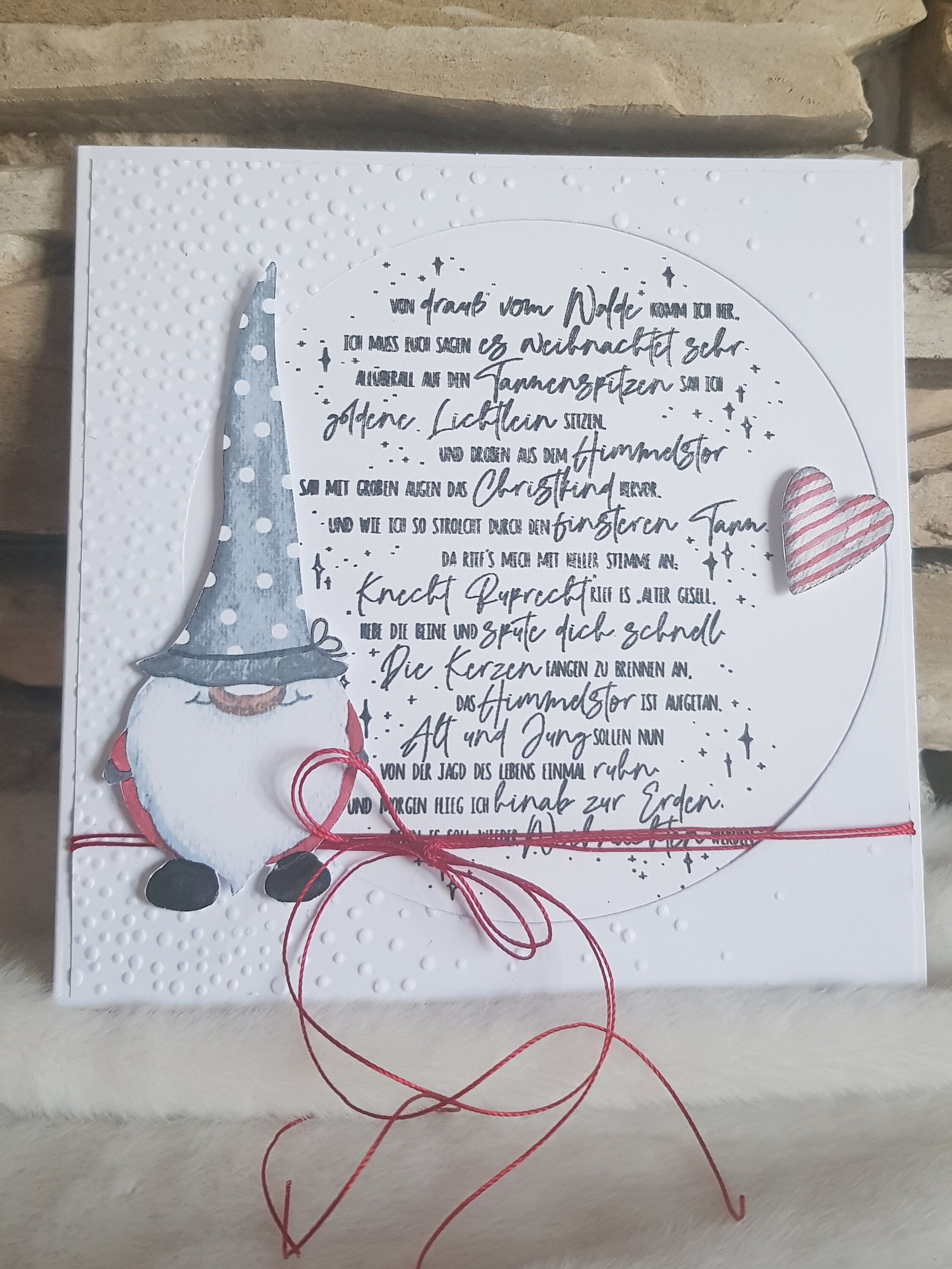 Weihnachtskarte mit Wichtel, Grußkarte zum Fest, Weihnachtmelodien als ...