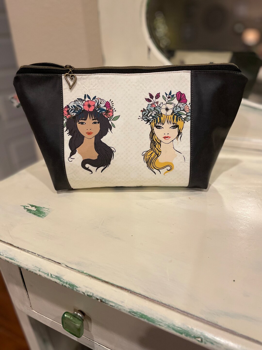 Peek-a-boo Beauty Bag Flower Child - Etsy