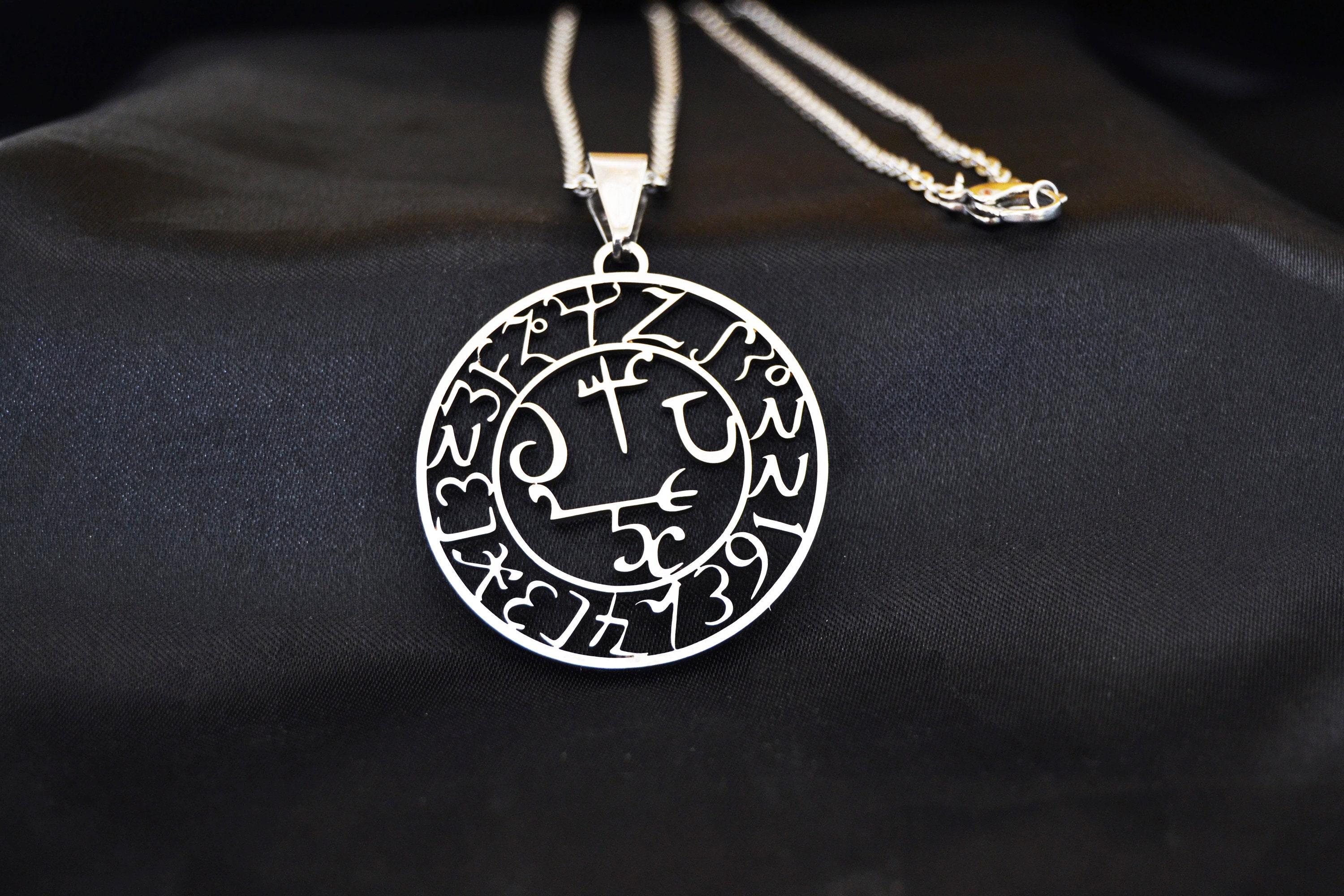 Sello recortado de Beelzebub en acero inoxidable Grimorium | Etsy