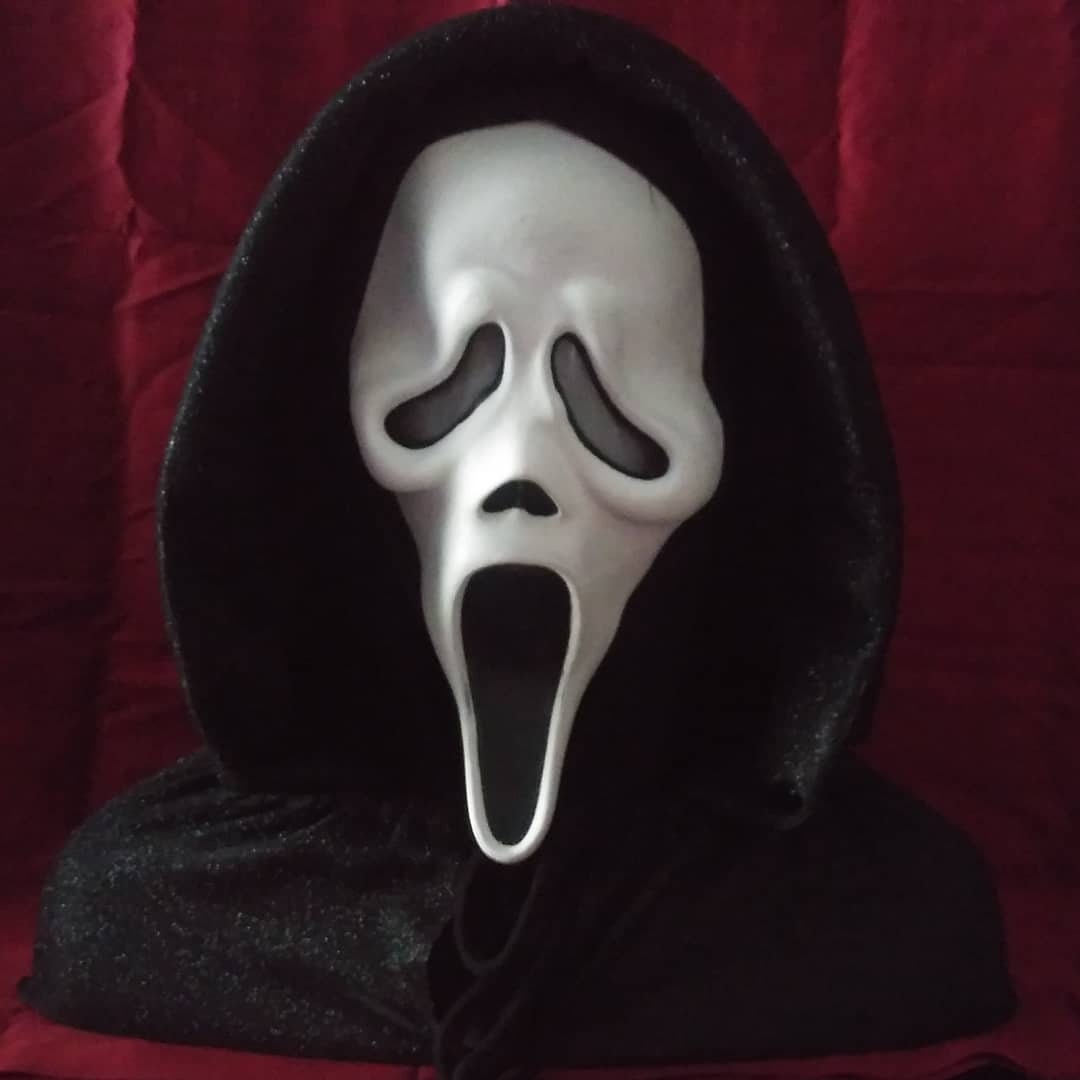 Scream Robe for sale | Only 3 left at -70%