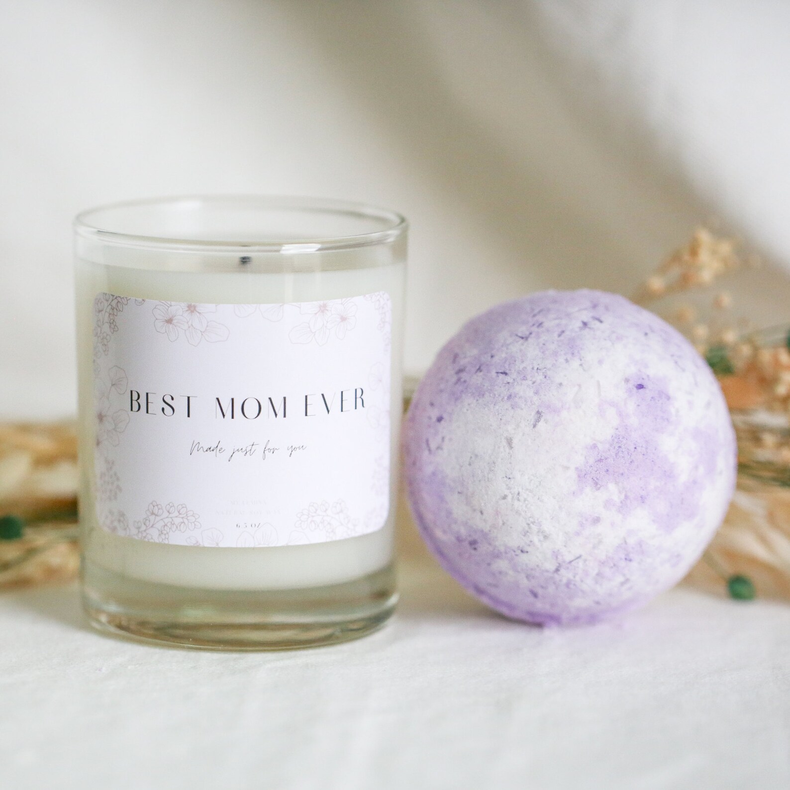 Mothers Day Gift Candle Box With 6.5oz Scented Candle and Lavender Bath ...