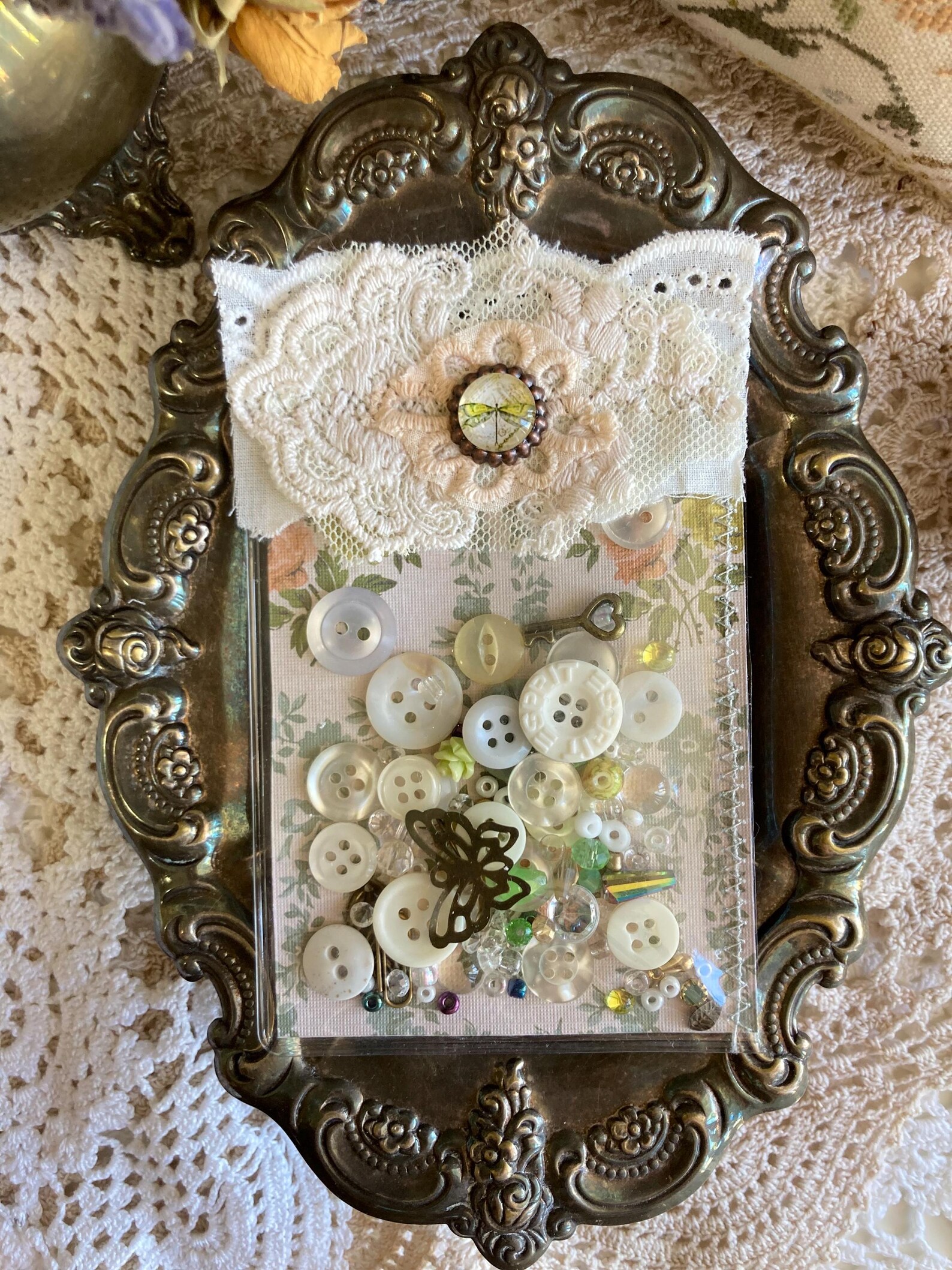 Junk Journal Shaker Buttons Card/ Buttons Tag/ Supplies/ Journal ...