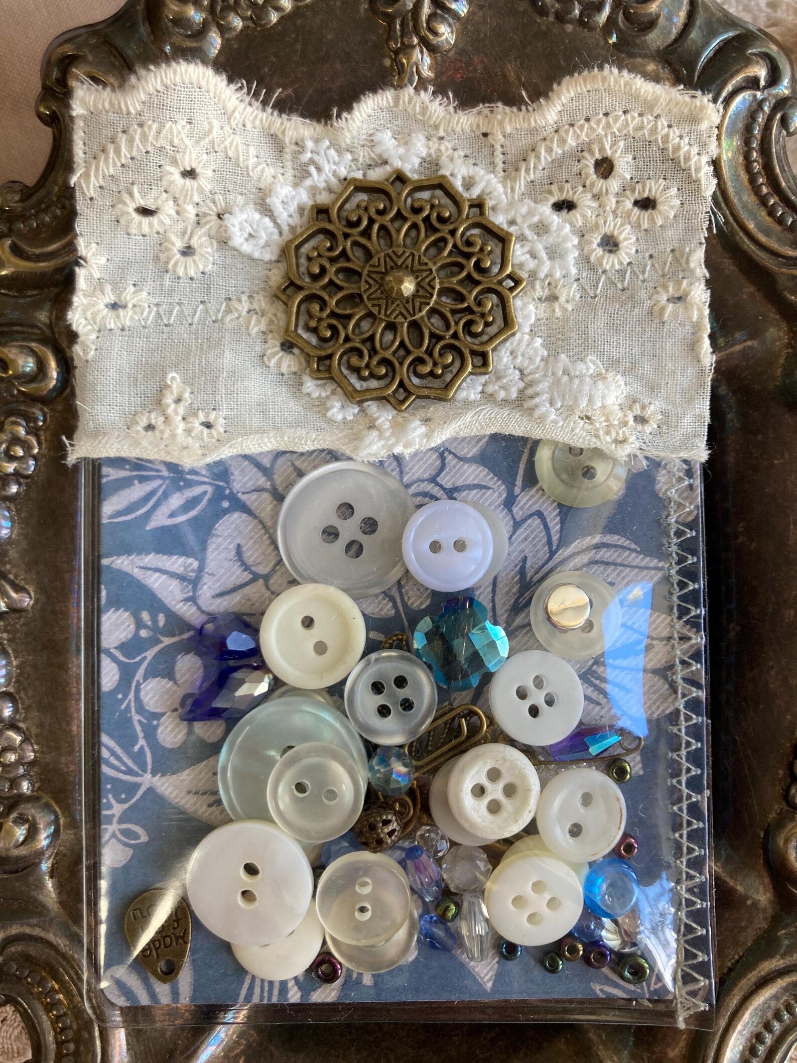 Junk Journal Shaker Buttons Card/ Buttons Tag/ Supplies/ Journal ...