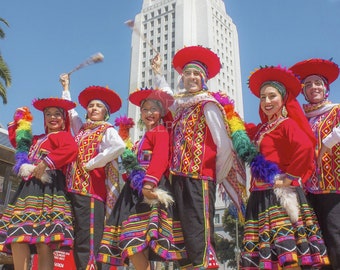 Typical Peruvian Costume for Women. Typical Costume of Peru. Typical ...