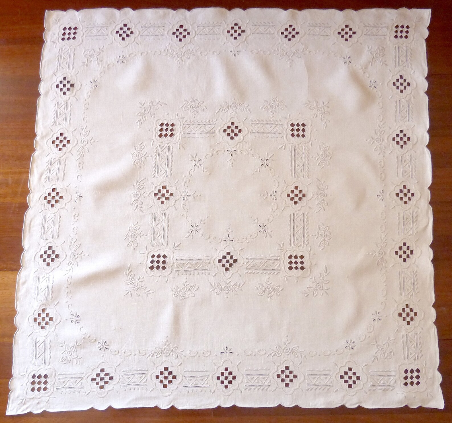 Vintage Embroidered Small Tablecloth, Handmade Table Cloth Beige Color ...