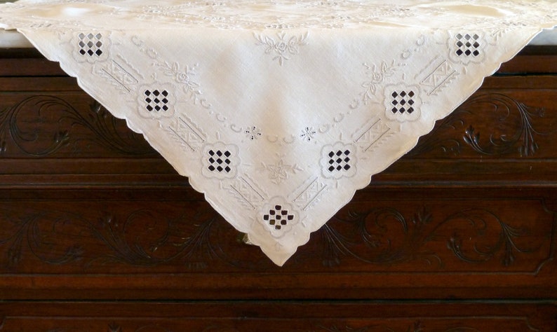 Vintage Embroidered Small Tablecloth, Handmade Table Cloth Beige Color ...