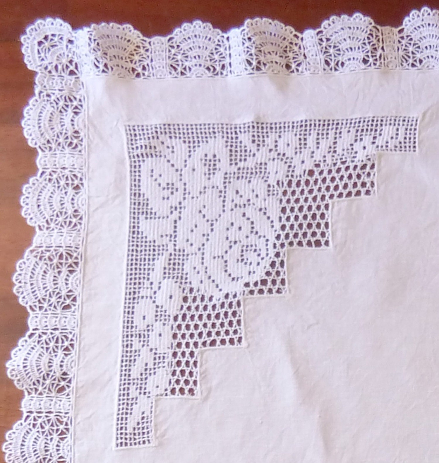 Vintage Embroidered Small Tablecloth, Handmade Table Cloth, White ...