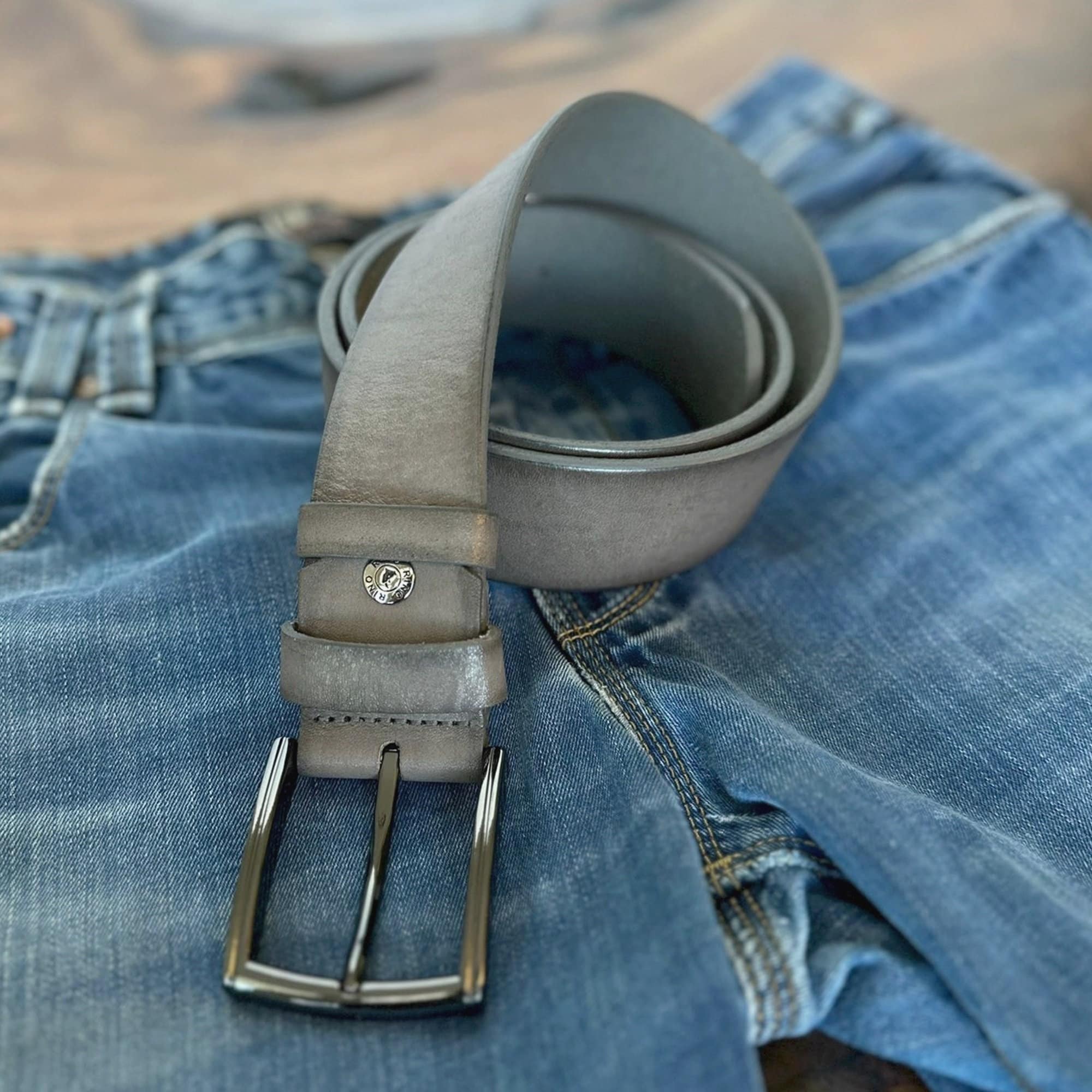 Quality 1.6 Inches Width Smoke Gray Color Genuine Vegetal Leather Sport ...