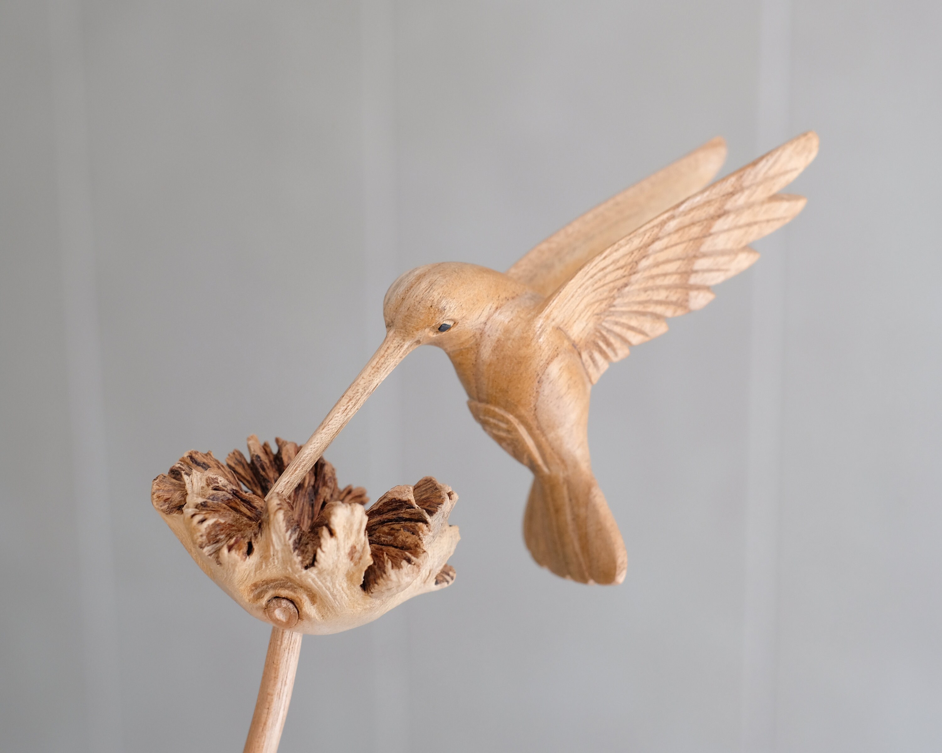 Sculpture Art & Collectibles petite wooden hummingbird Exquisitely ...