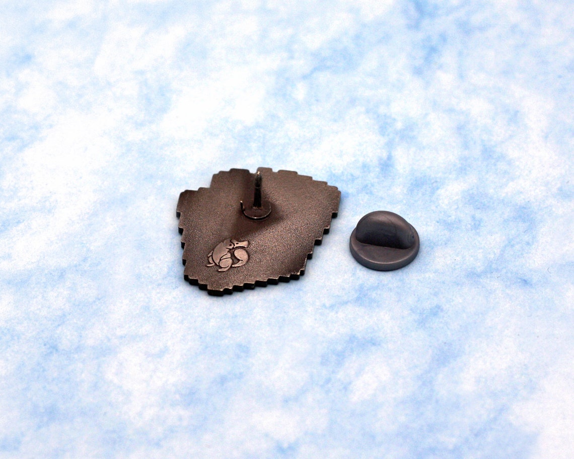 Recycle Trash Bin Enamel Pin Badge Windows 95 Pixel Brushed - Etsy