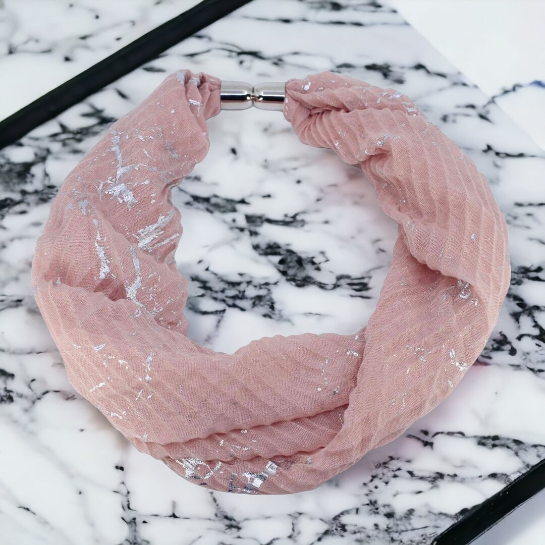 MAGNETIC Loop Scarf New Trend Gift for Women Mum Sister Friend ...