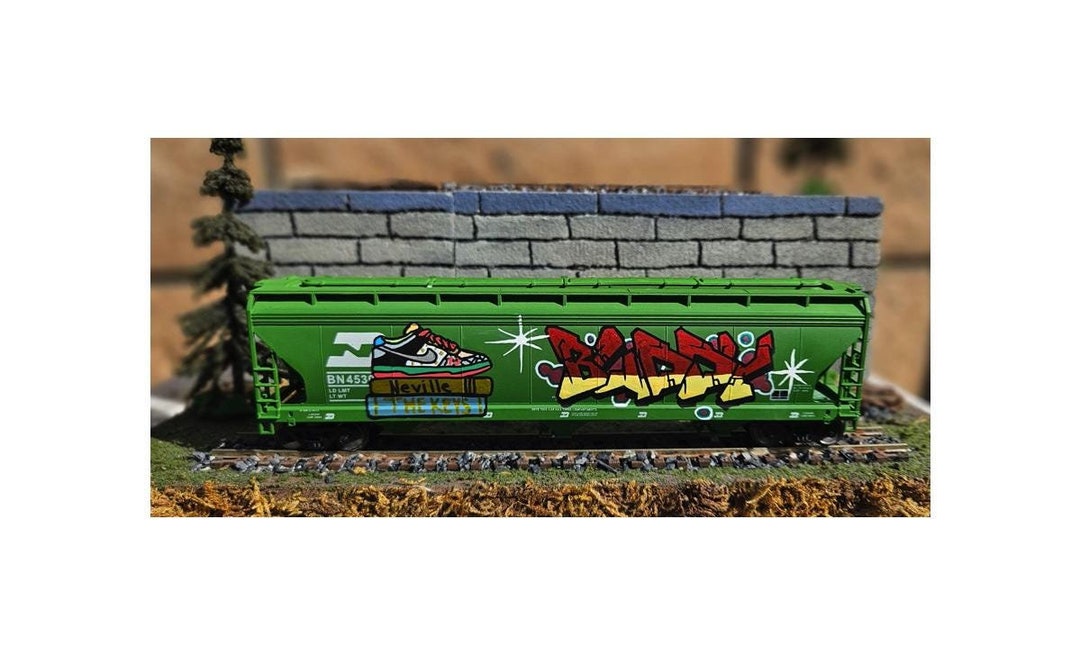 Model train cars store
