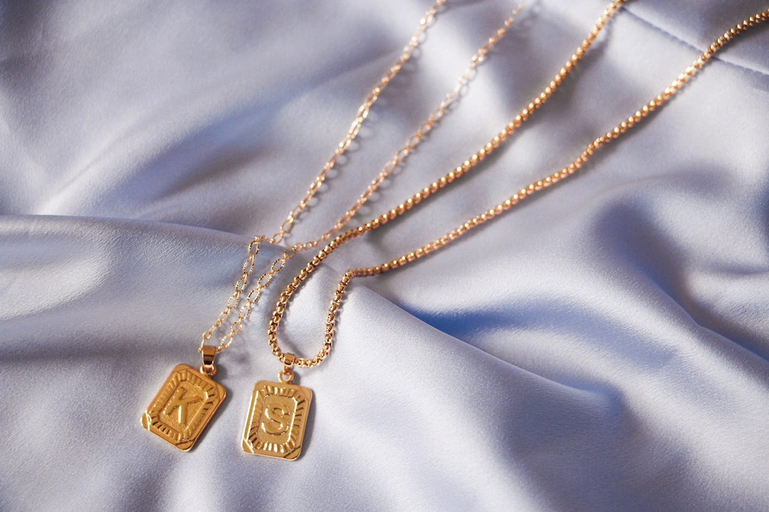 Gold Initial Letter Medallion Pendant Necklace Unisex Box Chain Custom ...