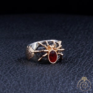 Mystery Gold Spider Ring, Vintage Animal Signet Ruby Ring, Black Spider ...