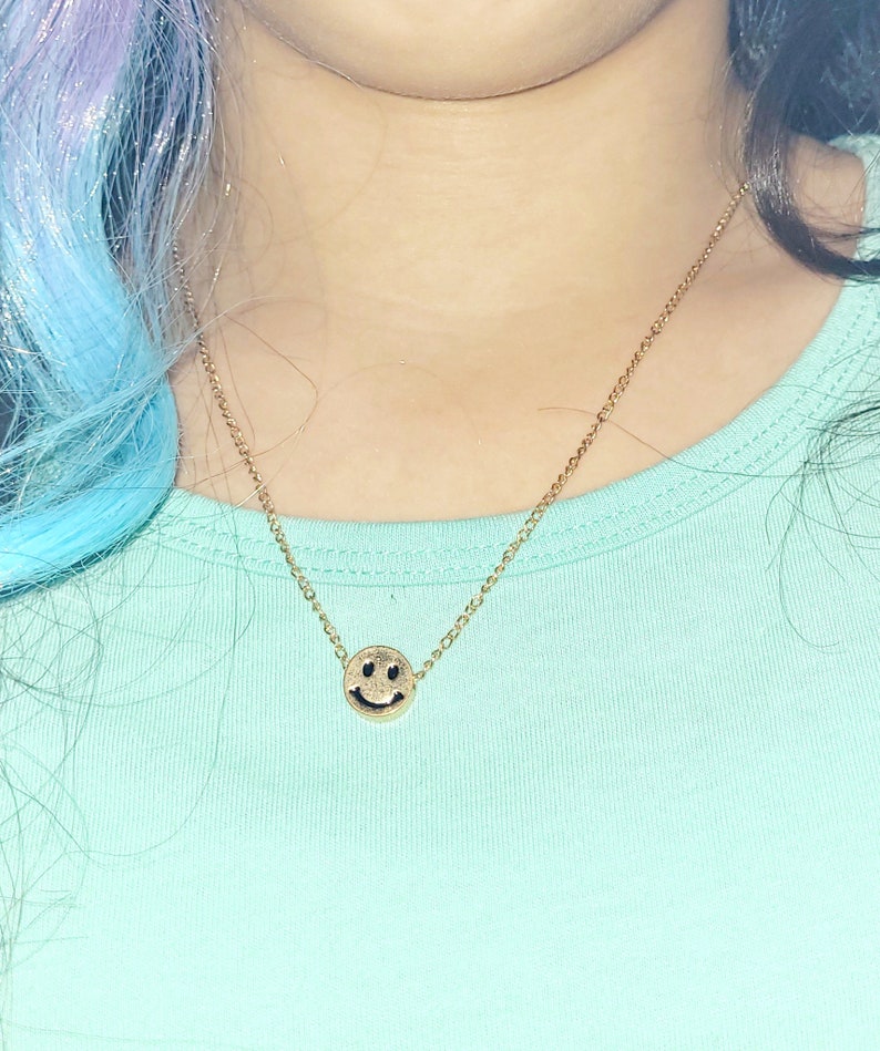 Gold Smiley Face Pendant Necklace, Emoji Clavicle, Smile Charm Necklet ...