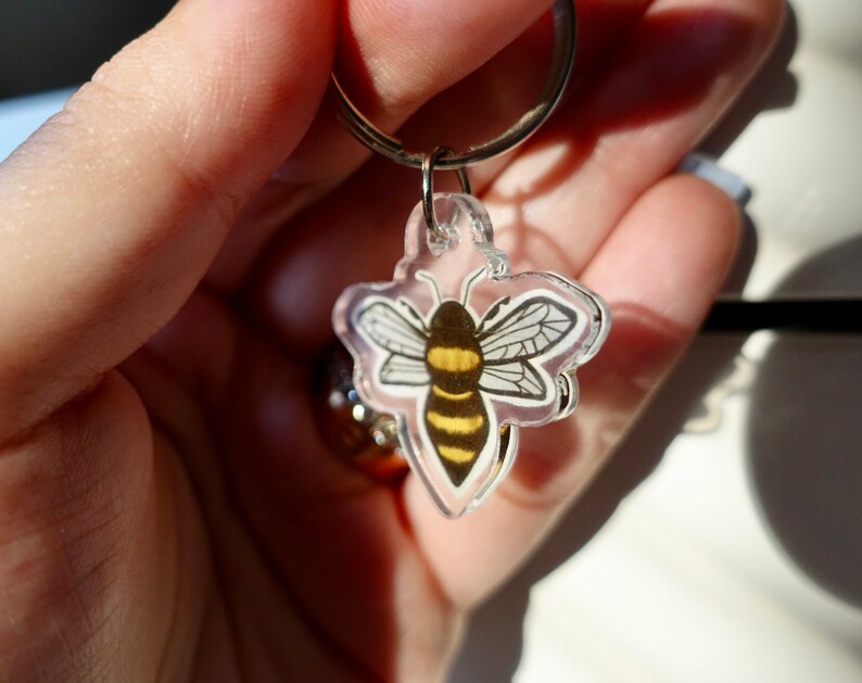 Bee Keychain - Etsy