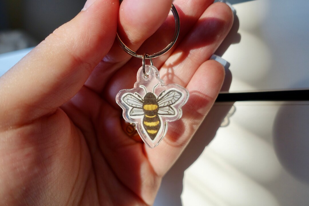 Bee Keychain - Etsy