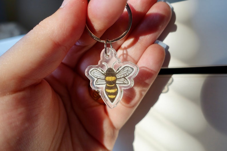 Bee Keychain - Etsy