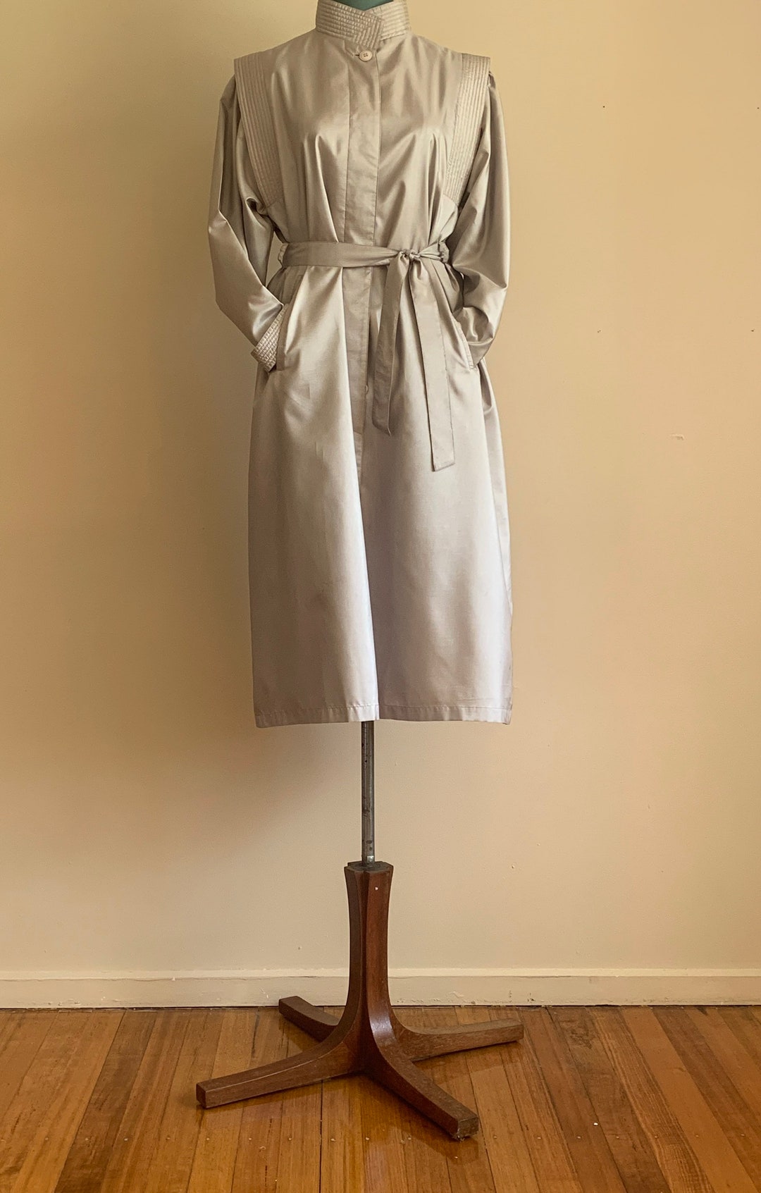 80s Practical Beige Shower Resistant Trench Coat/water Repellant Long ...