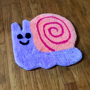 Snail Rug, Handmade Tufted Rug, Snail Wall Hanging, Aesthetic Rug ...