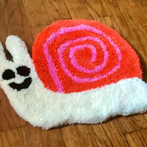 Snail Rug, Handmade Tufted Rug, Snail Wall Hanging, Aesthetic Rug ...