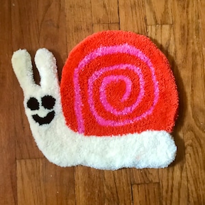 Snail Rug, Handmade Tufted Rug, Snail Wall Hanging, Aesthetic Rug ...