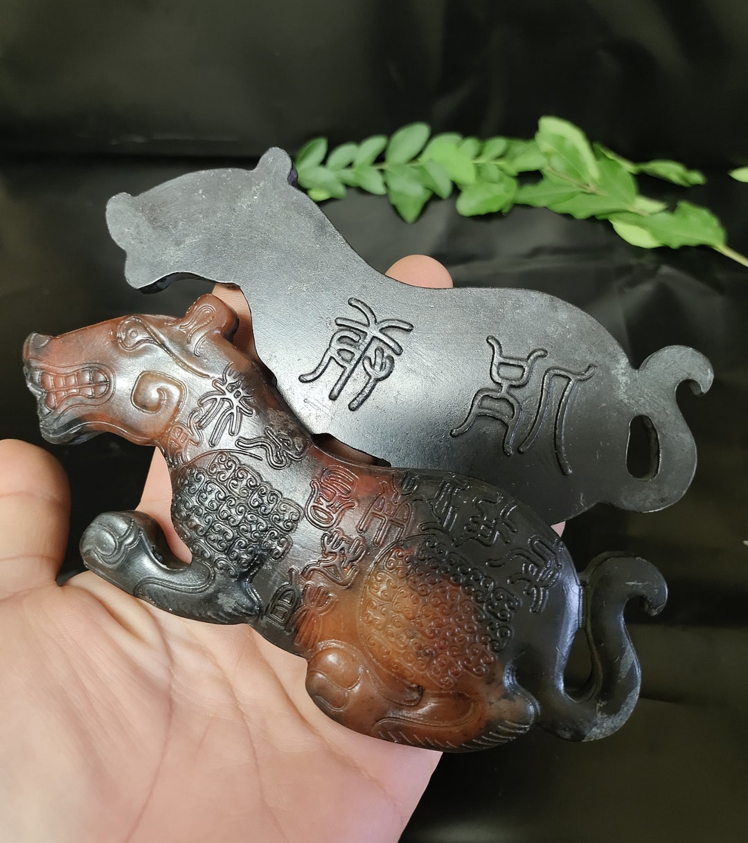 A Pair Vintage Chinese Jade Carved Tiger Statue /A Pair of Ancient ...