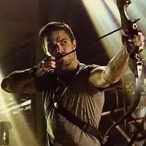 Arrow Season 1: Oliver Queen/green Arrow Bow Replica - Etsy