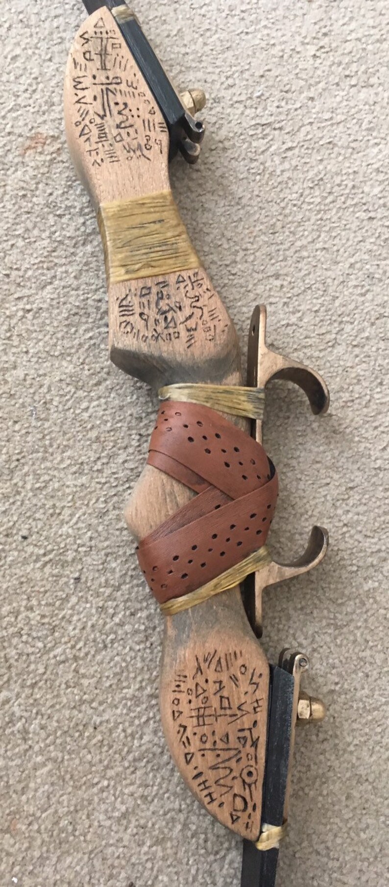 Arrow Season 1: Oliver Queen/Green Arrow Bow Replica | Etsy