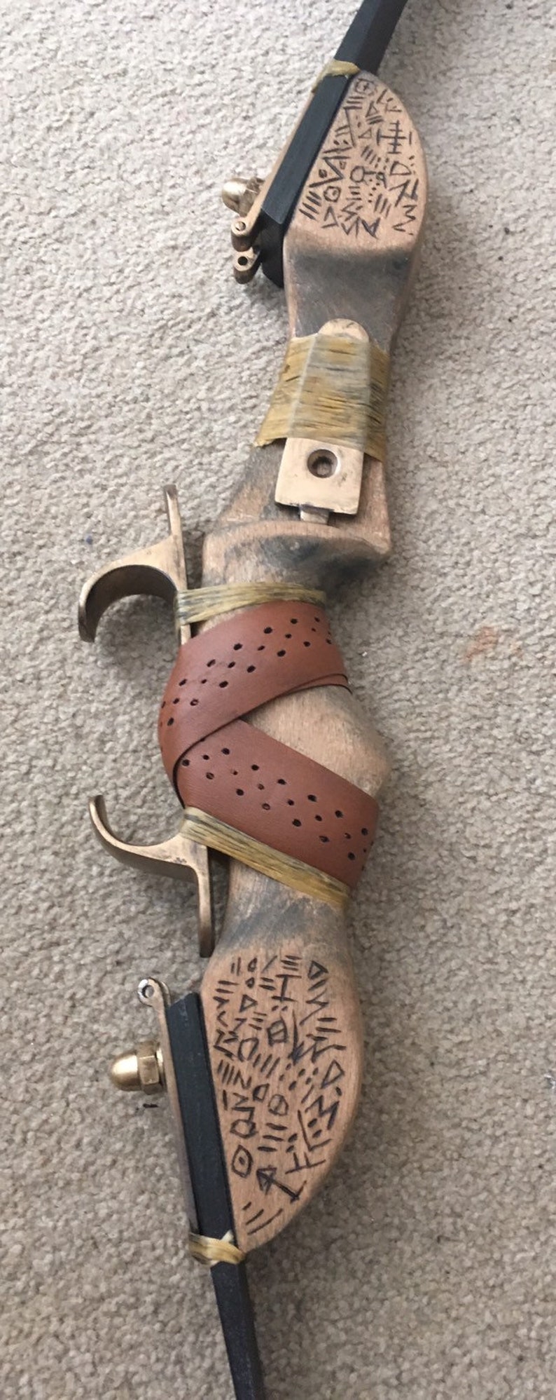 Arrow Season 1: Oliver Queen/Green Arrow Bow Replica | Etsy