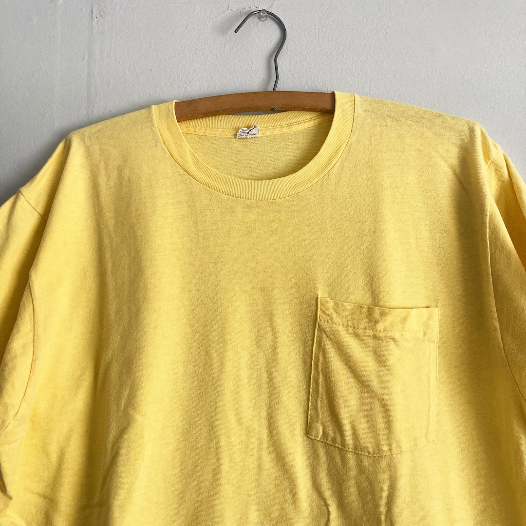 Vintage 90s Pale Yellow BVD camiseta de bolsillo talla única cosida XL ...