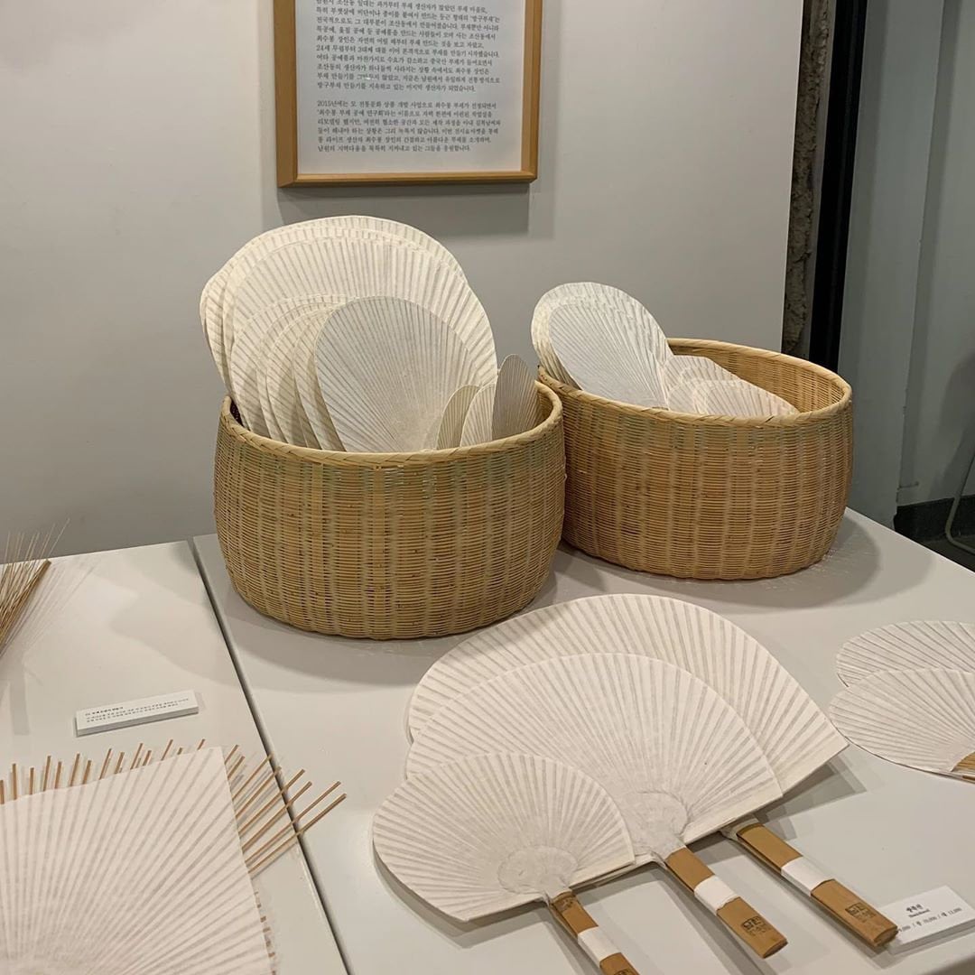 Korean Artisan's Handcraft Fan / Paper Bamboo Fan - Etsy
