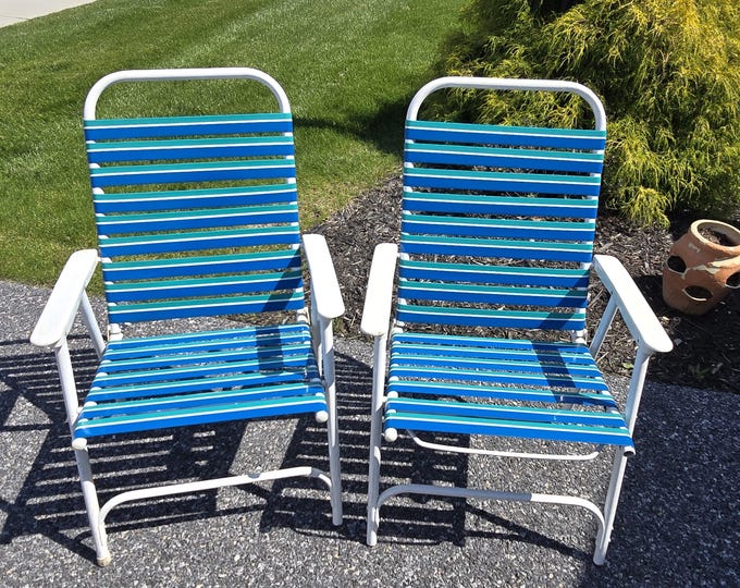 Vintage Pair of Matching Vinyl Straps Folding Beach Lawn Chairs Pool ...