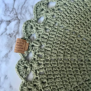 Crochet Plate Charger/ Handmaid Dinning Charger/ Round Place Setting ...