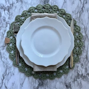 Crochet Plate Charger/ Handmaid Dinning Charger/ Round Place Setting ...