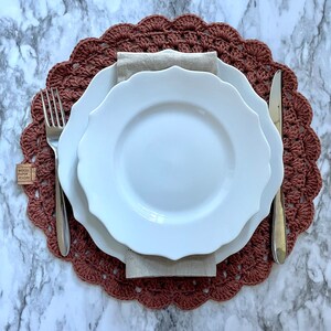 Crochet Plate Charger/ Handmaid Dinning Charger/ Round Place Setting ...