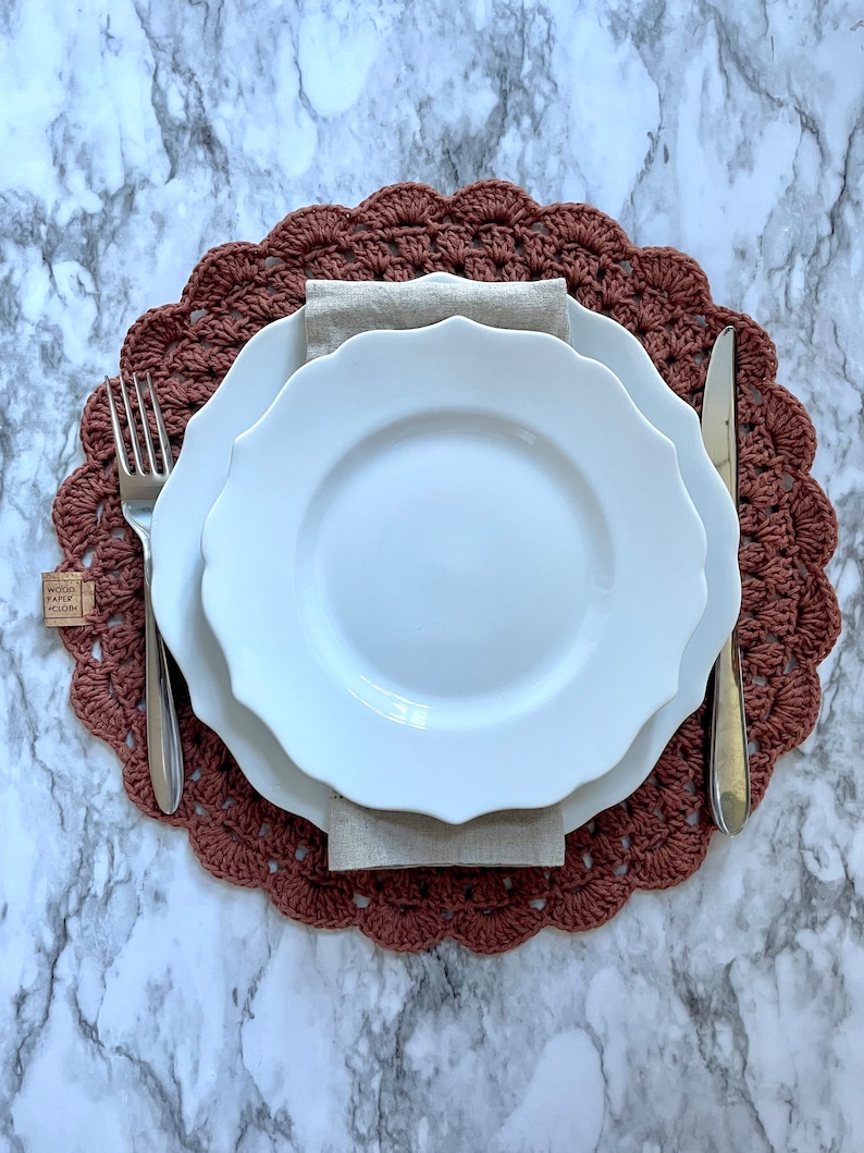 Crochet Plate Charger/ Handmaid Dinning Charger/ Round Place Setting ...
