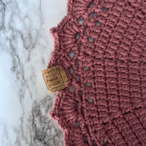 Crochet Plate Charger/ Handmaid Dinning Charger/ Round Place Setting ...