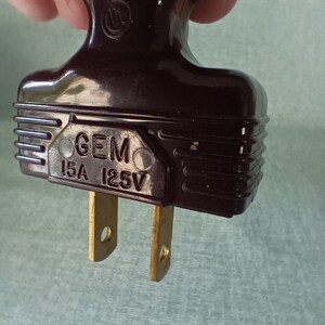 Vintage Bakelite Replacement Plug Gem 15A 12.5V Holds Cloth Covered ...