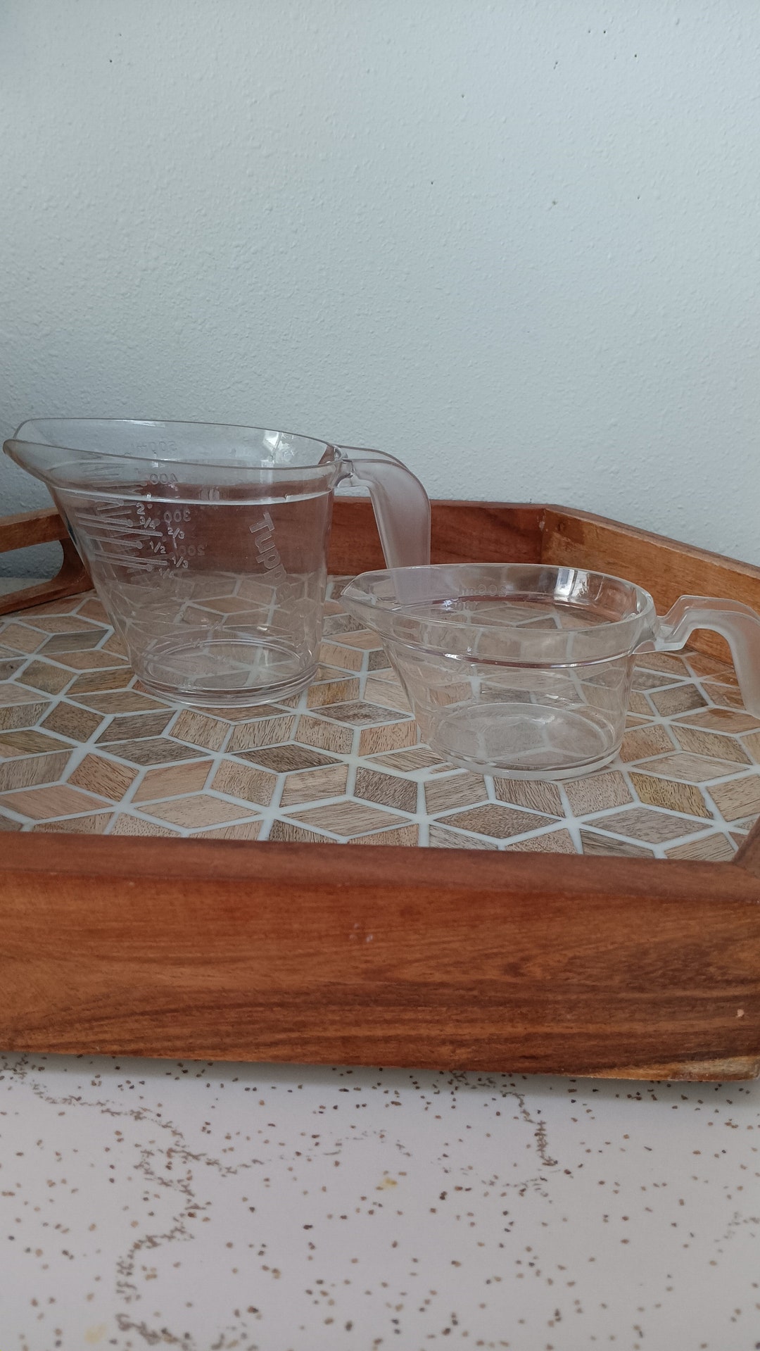 Two Clear Plastic Tupperware Measuring Cups - Liquid - No 5101A and ...