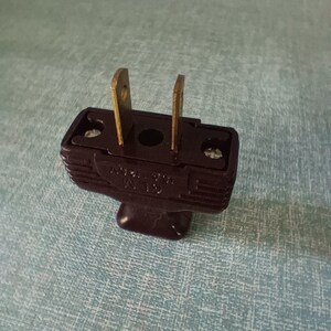 Vintage Bakelite Replacement Plug Gem 15A 12.5V Holds Cloth Covered ...