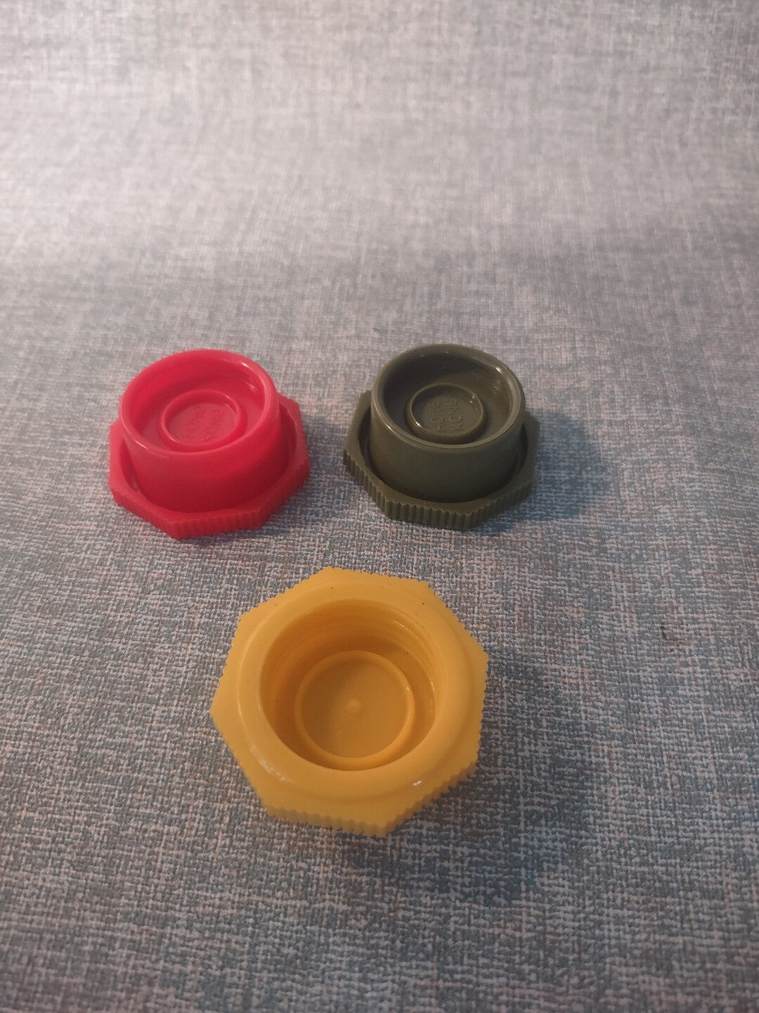 Set of 3 Vintage Bottle Toppers Drink Savers Screw on or Snap on Bottle ...