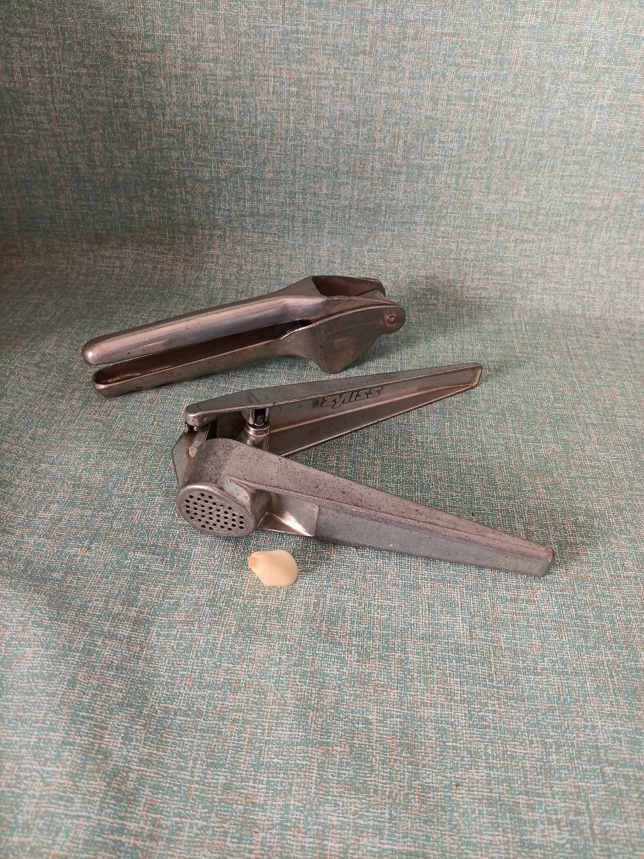 Vintage Aluminum Zyliss Garlic Press or Press Made in Taiwan Zyliss Swiss Made Cooking Gadget Kitchen Gadget Etsy