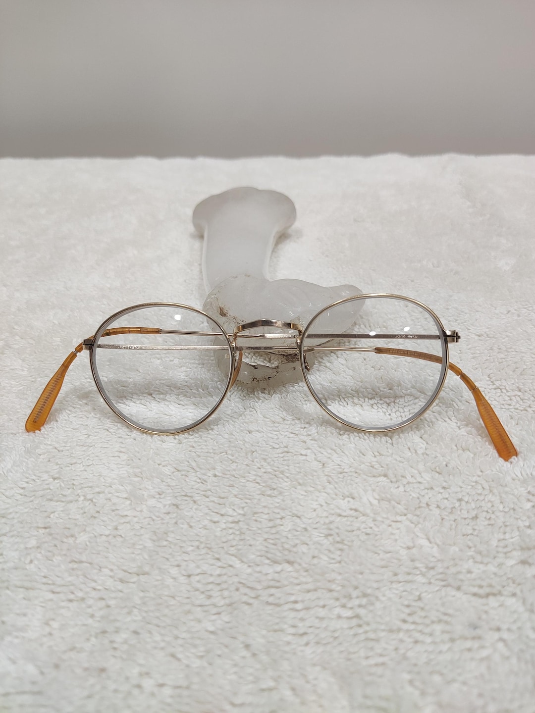 Vintage Elegance 12k Timeless Wireframe Eye Glasses With a Classic ...