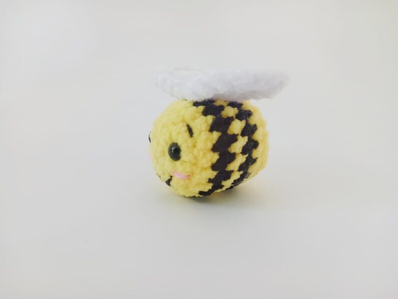 Fluffy Crochet Bee. Crochet Plushie Bee. Crochet Bee - Etsy